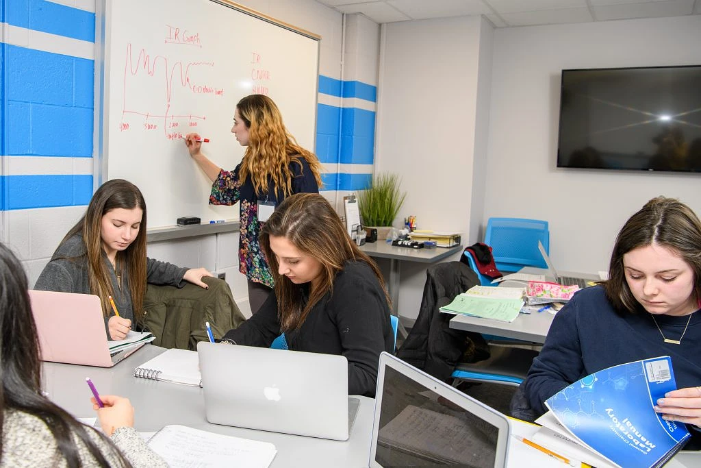 Get to Know Academic Coaching and Tutoring | The Blue Hen Family Hub